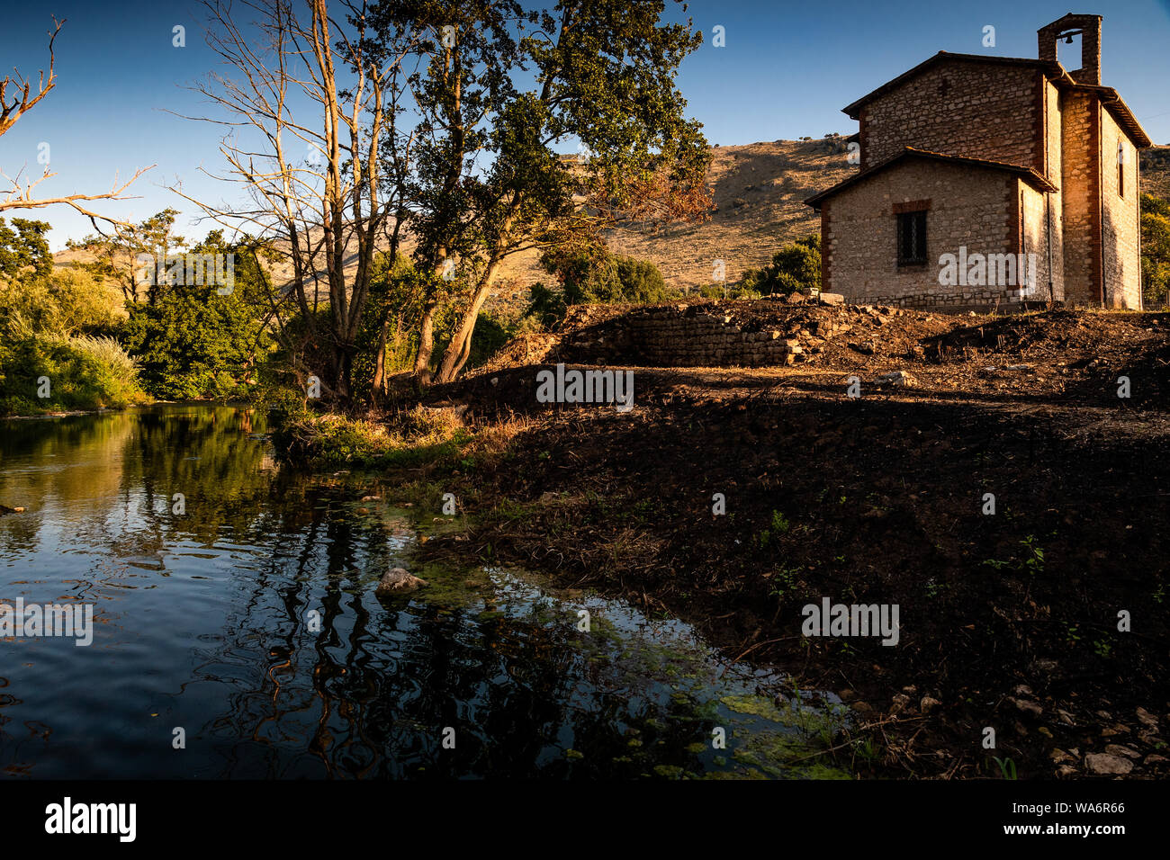 Italian country churches hi-res stock photography and images - Alamy