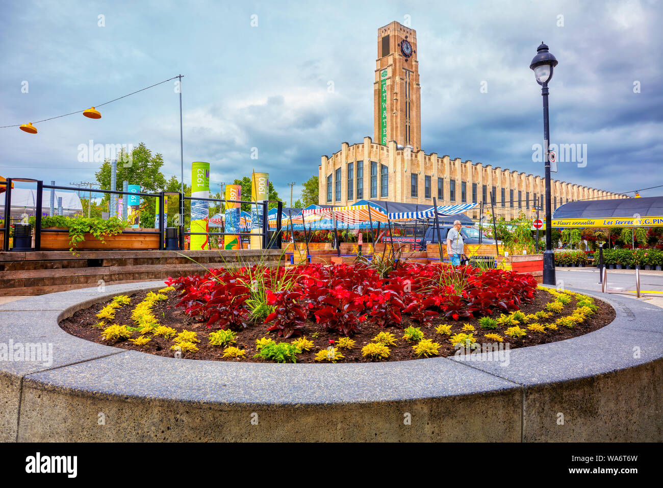 Shopping mall in montreal quebec hi-res stock photography and images ...