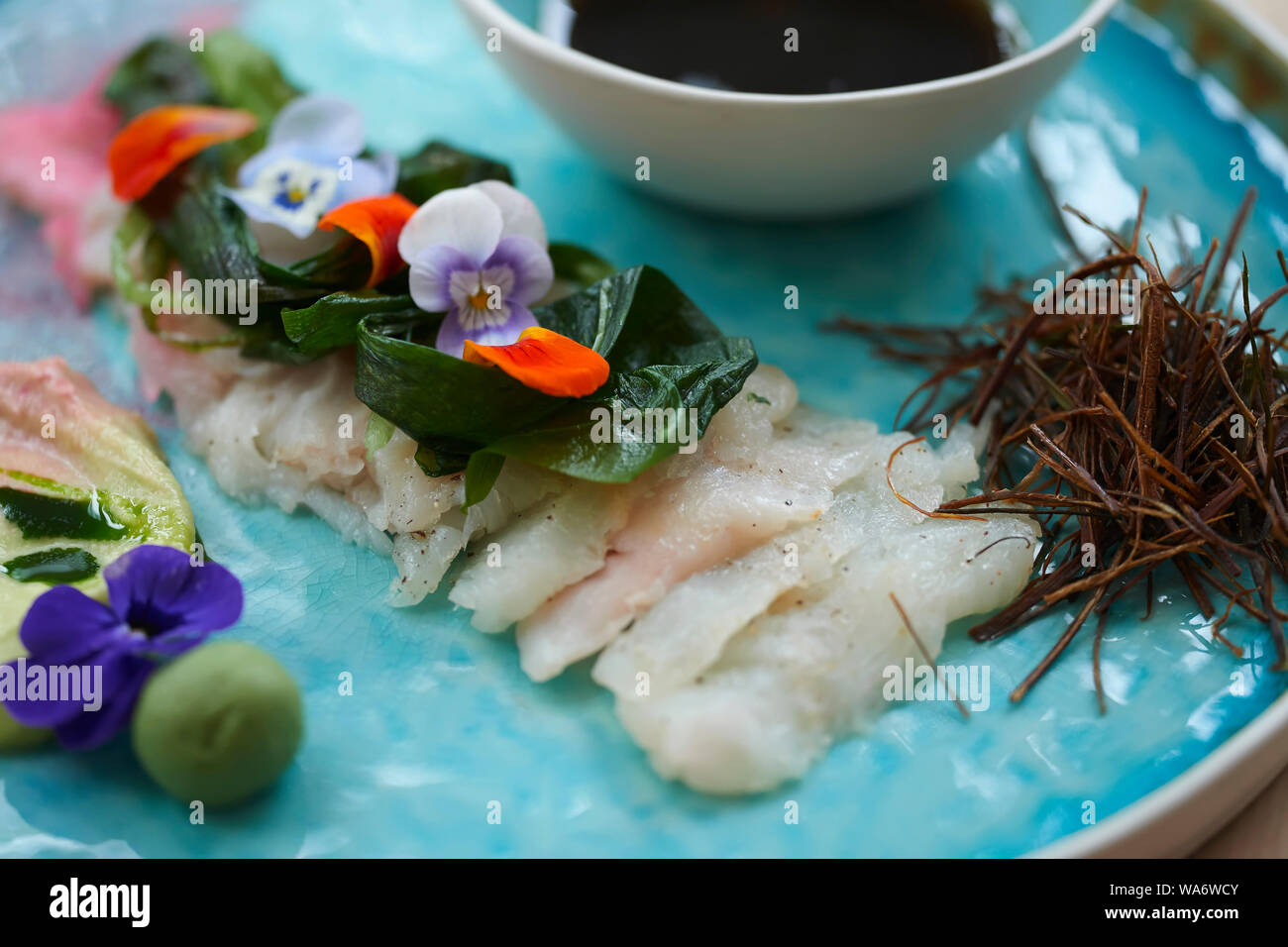 Fish flatware hi-res stock photography and images - Alamy