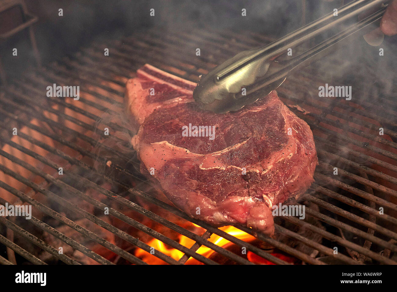 Big steak cooked hi-res stock photography and images - Alamy