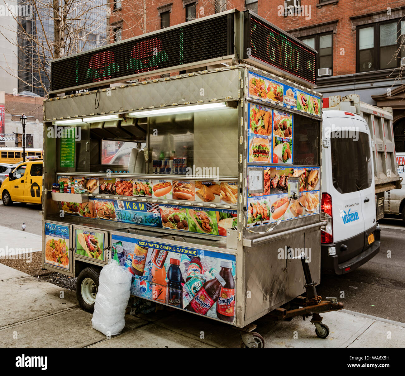 New York City, New York, Feb 15, 2018: Food vendor cart in New York ...