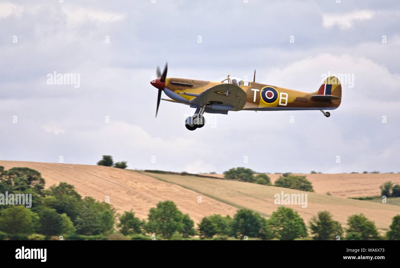 Supermarine Spitfire MkVc ‘G-LFVC’ at the 2019 Flying Legends Airshow ...
