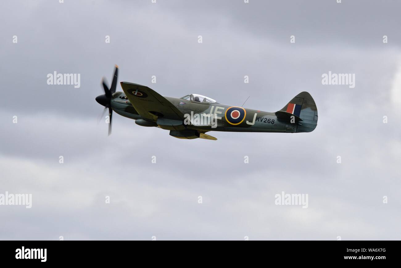 Supermarine spitfire mv268 fr xiv g spit hi-res stock photography and ...