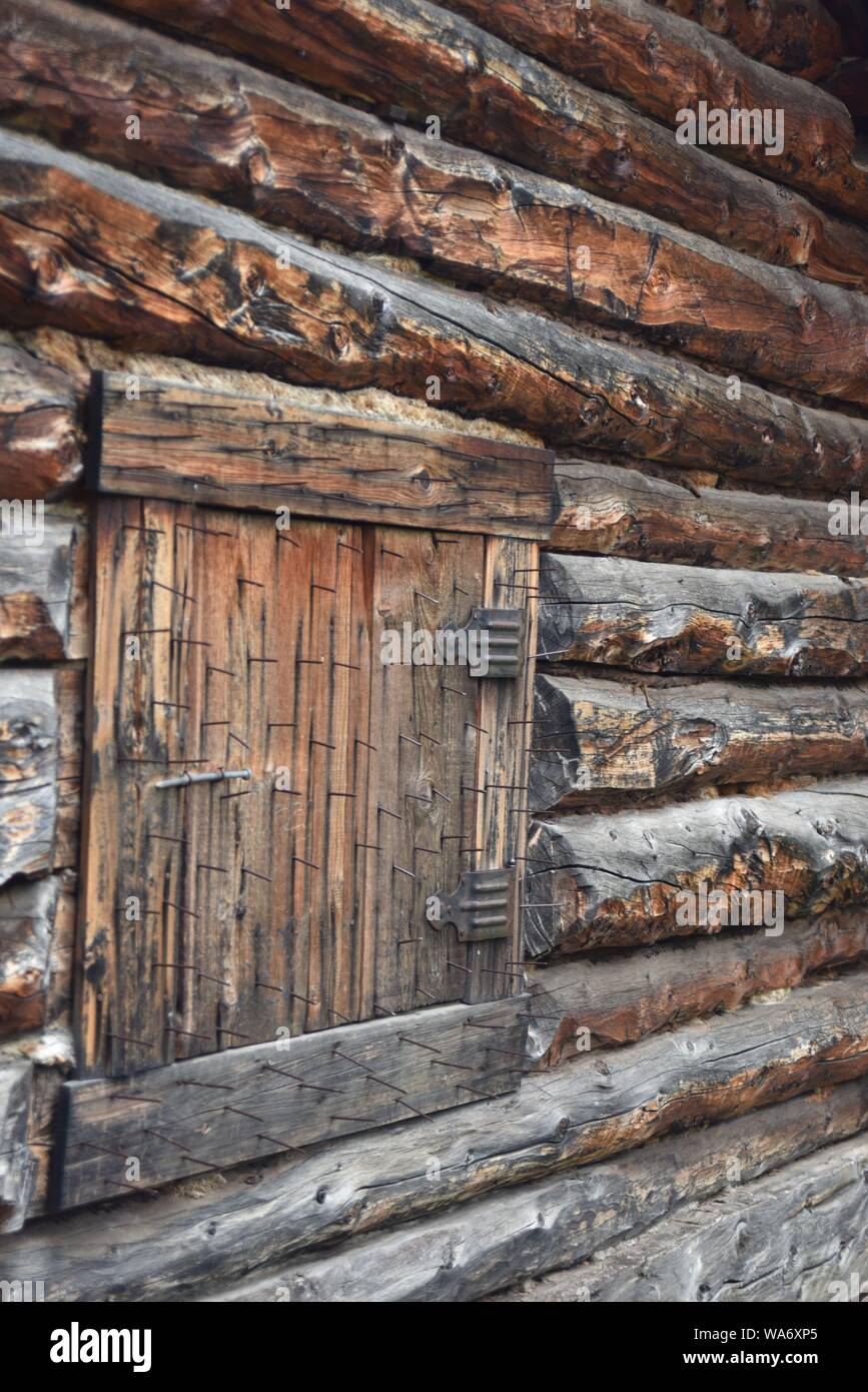 Savage cabin hi-res stock photography and images - Alamy