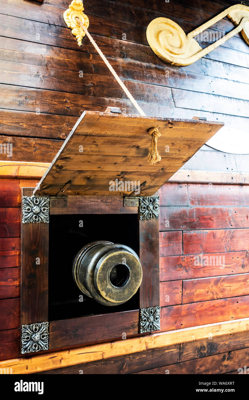 Pirate ship battle hi-res stock photography and images - Alamy