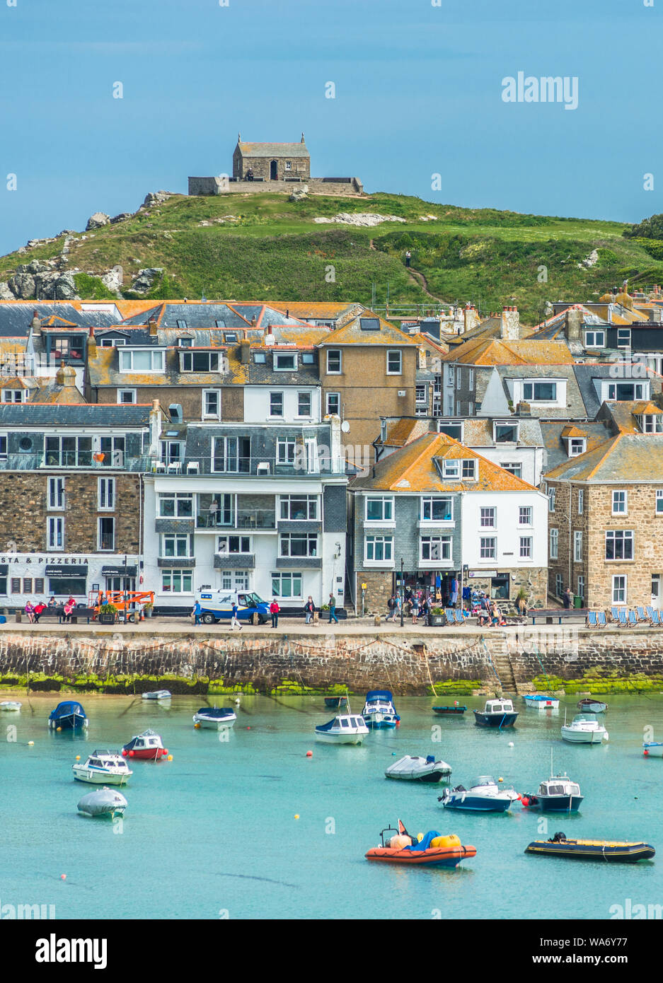 Elevated views of the popular seaside resort of St. Ives, Cornwall ...
