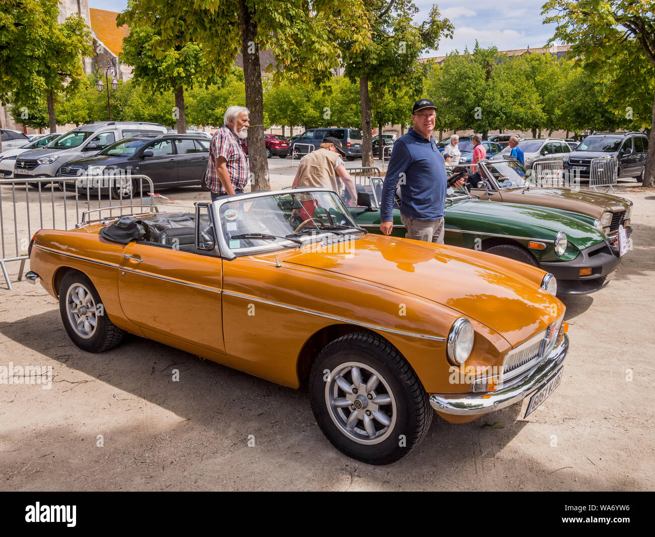 Yellow Convertible High Resolution Stock Photography and Images - Alamy