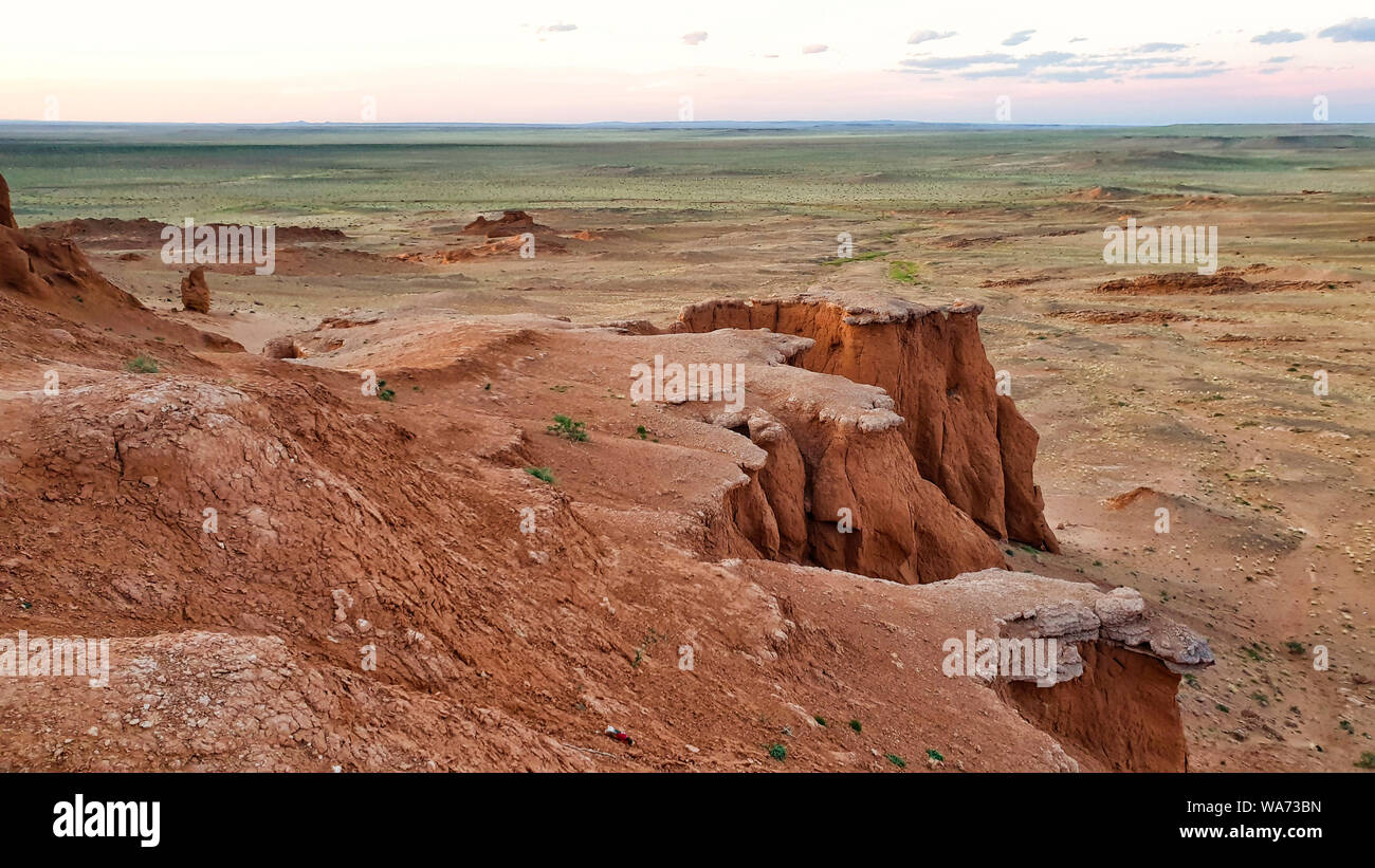 Bayanzag Flaming Cliffs, Gobi Desert, Mongolia Stock Photo - Alamy