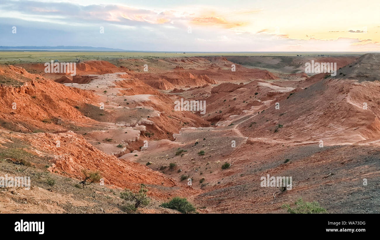 Bayanzag Flaming Cliffs, Gobi Desert, Mongolia Stock Photo - Alamy