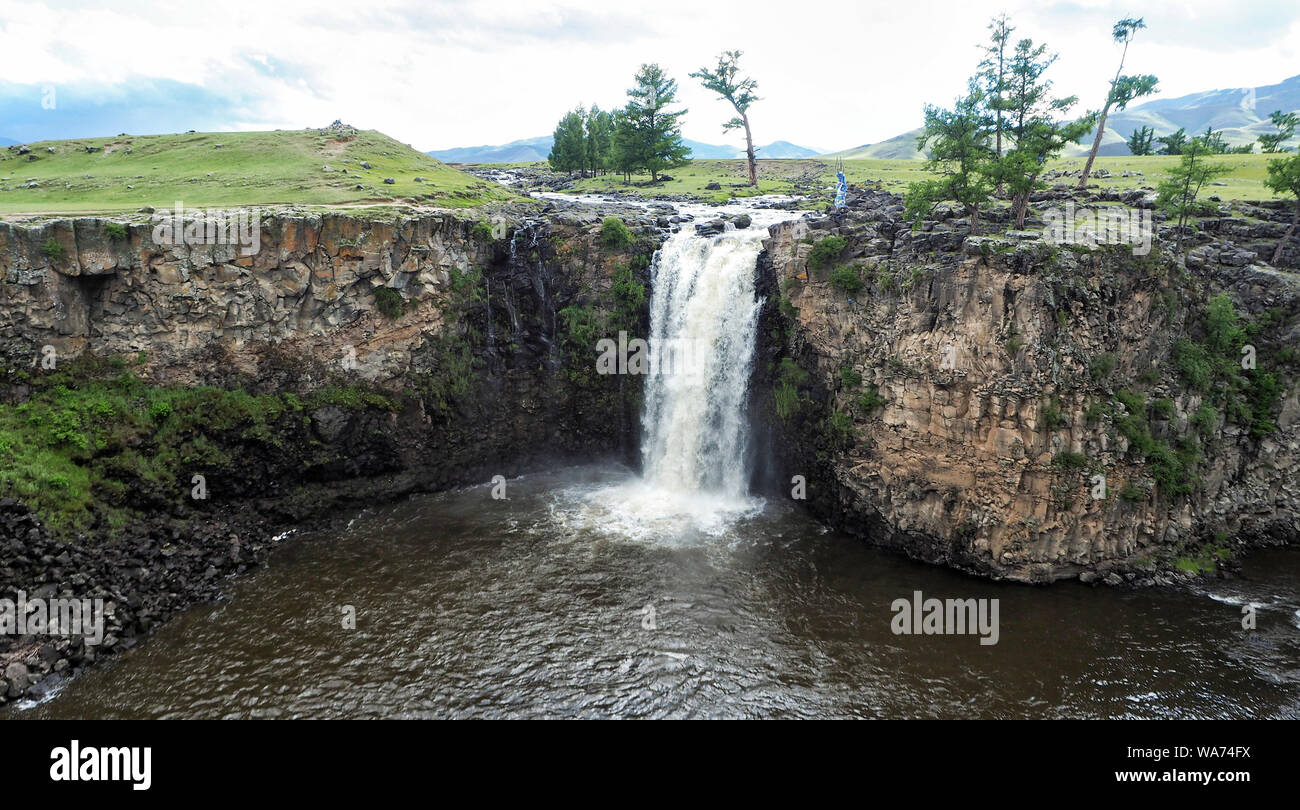 Orkhon Waterfall at the Central Mongolia Stock Photo - Alamy