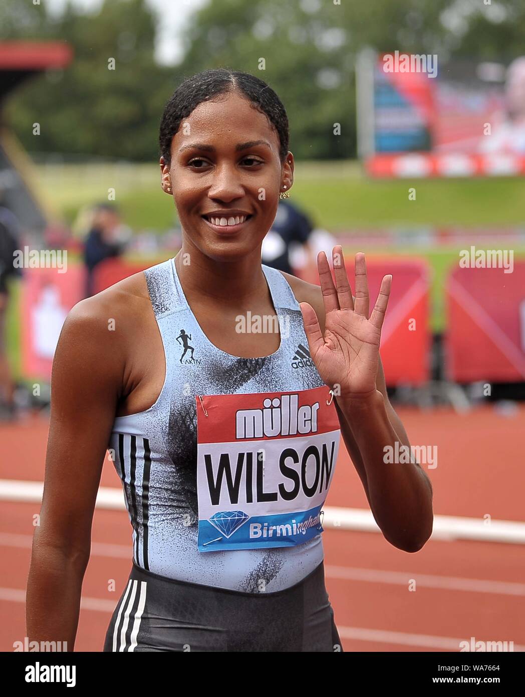 Birmingham. UK.. 18 August 2019. Ajee Wilson (USA) waves at the end of ...