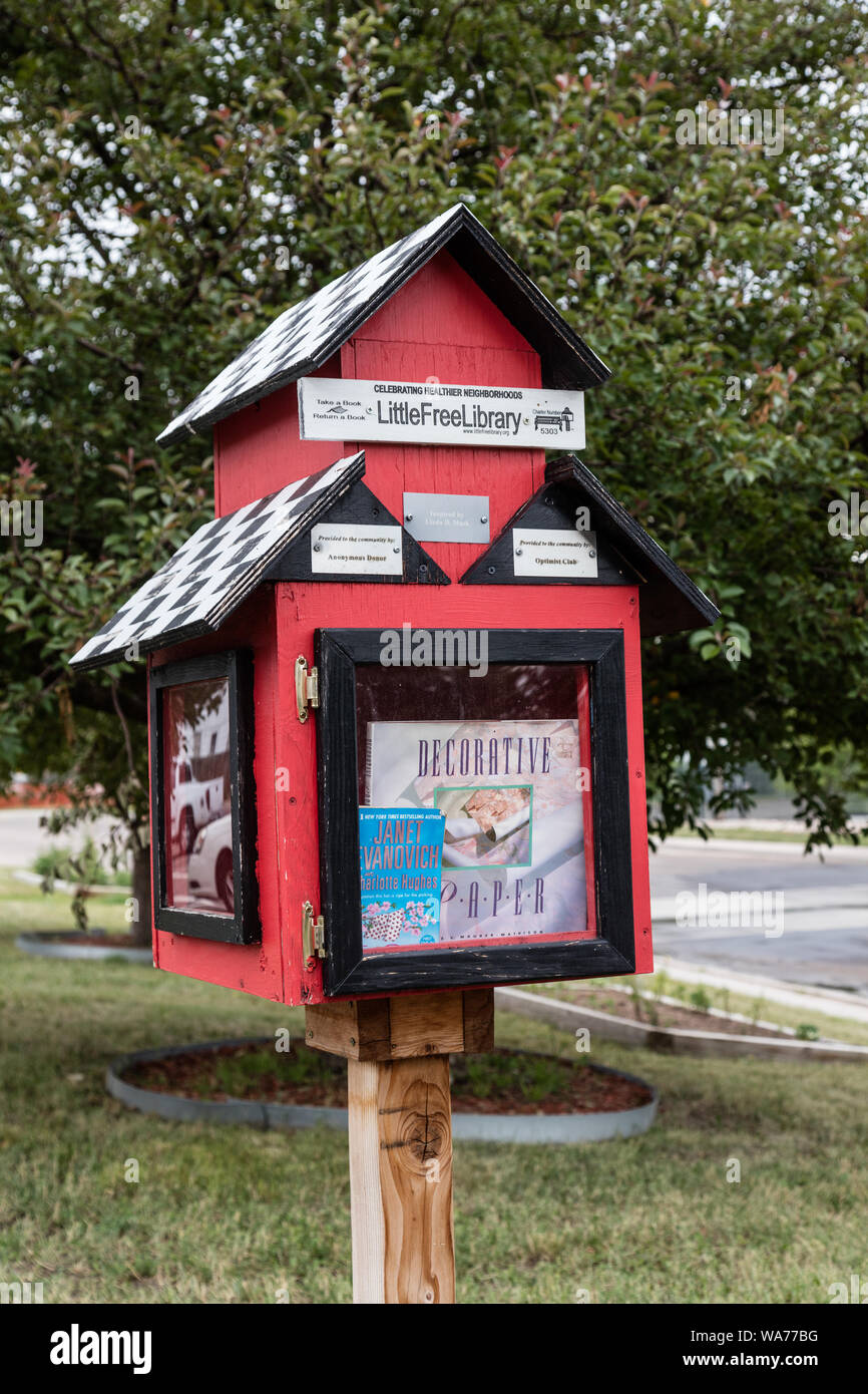 A birdhouse library hi-res stock photography and images - Alamy