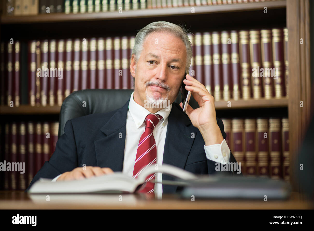 Baffled and reading hi-res stock photography and images - Alamy