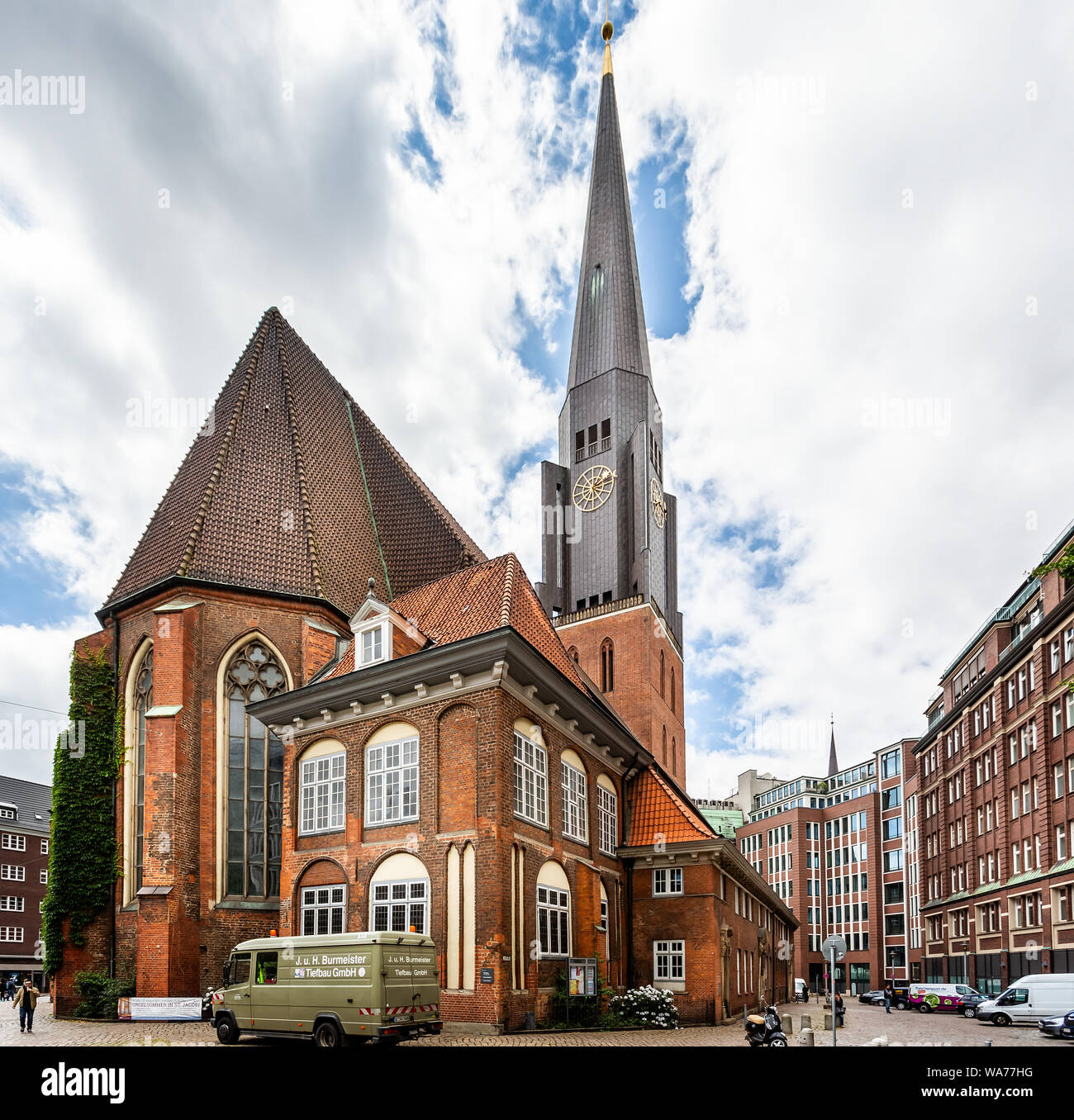 Hamburg medieval building hi-res stock photography and images - Alamy