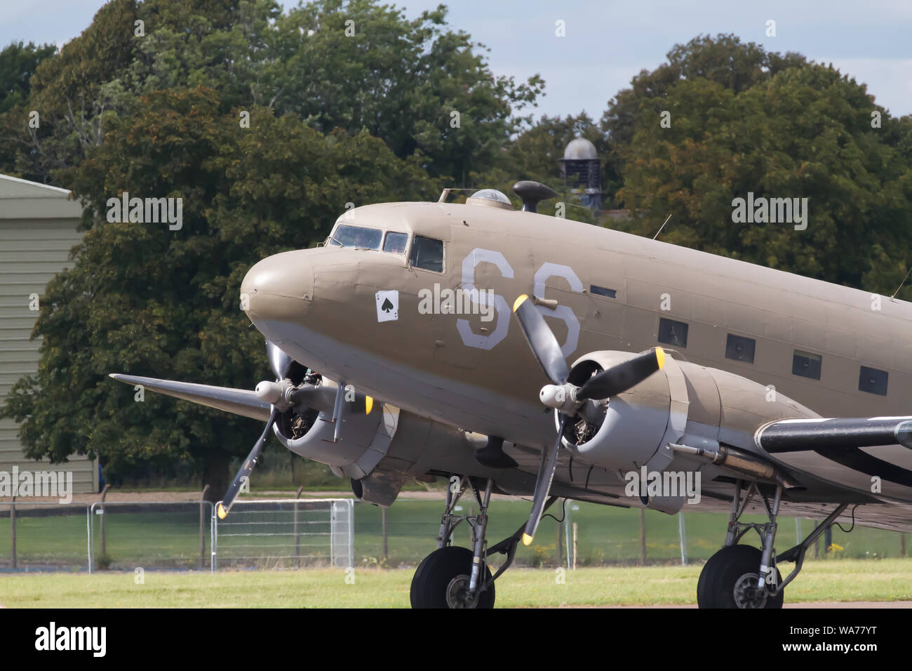 Spitfire invasion stripes hi-res stock photography and images - Alamy