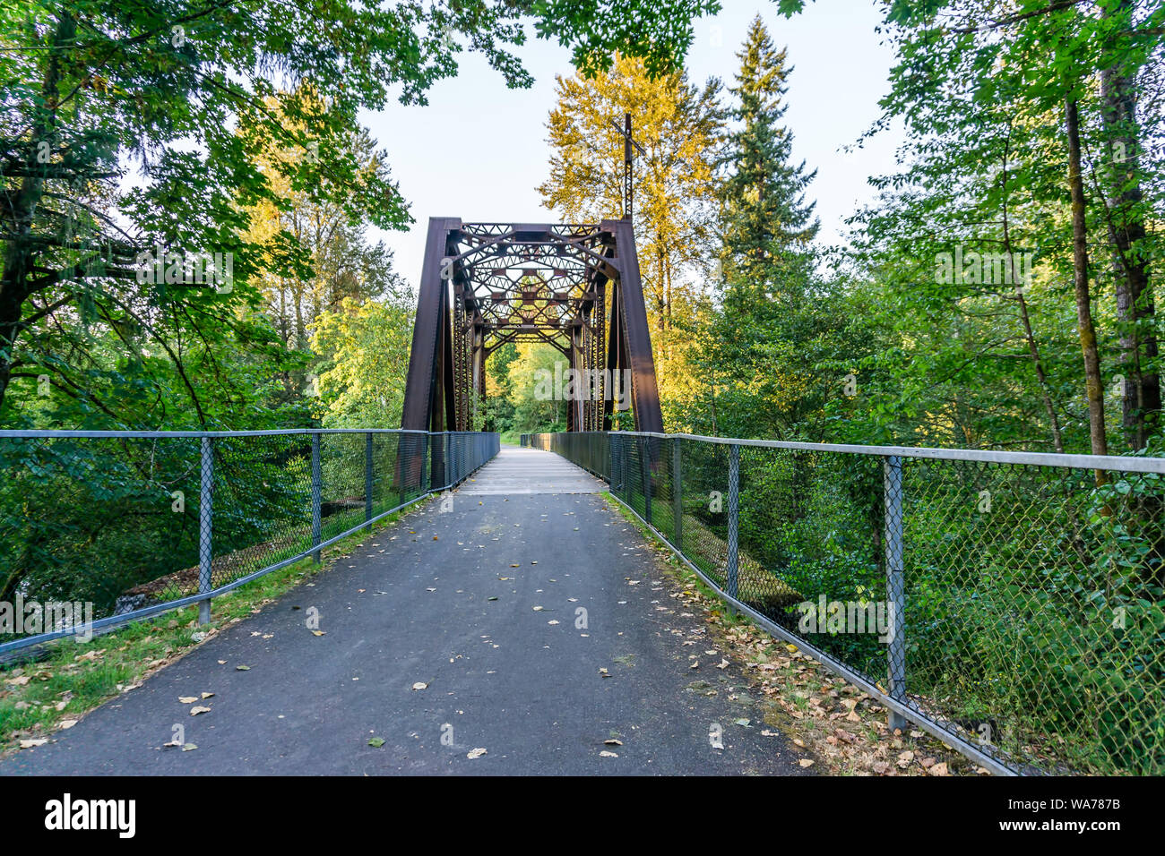 Old metal bridge hi-res stock photography and images - Alamy