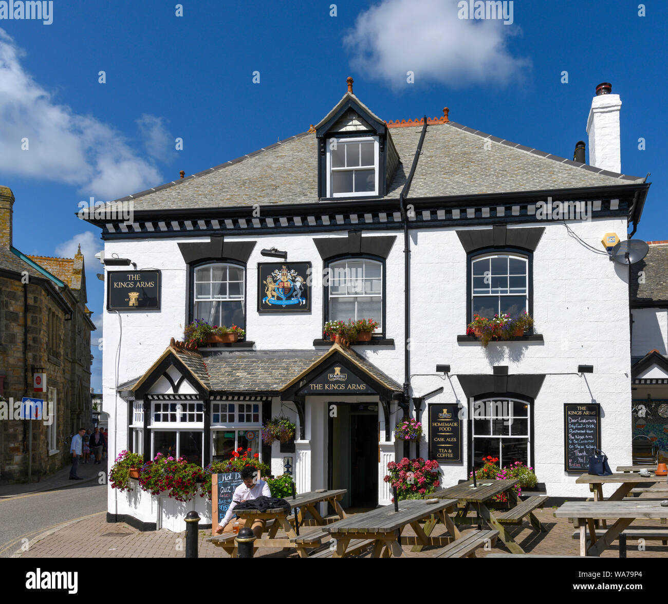 The kings arms cornwall hi-res stock photography and images - Alamy