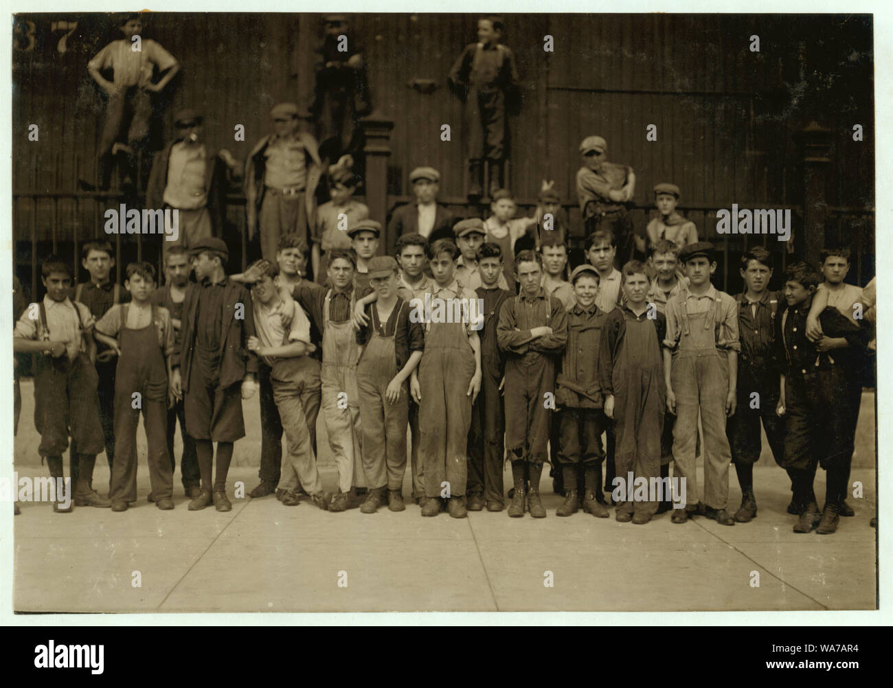 Underage girl hi-res stock photography and images - Alamy