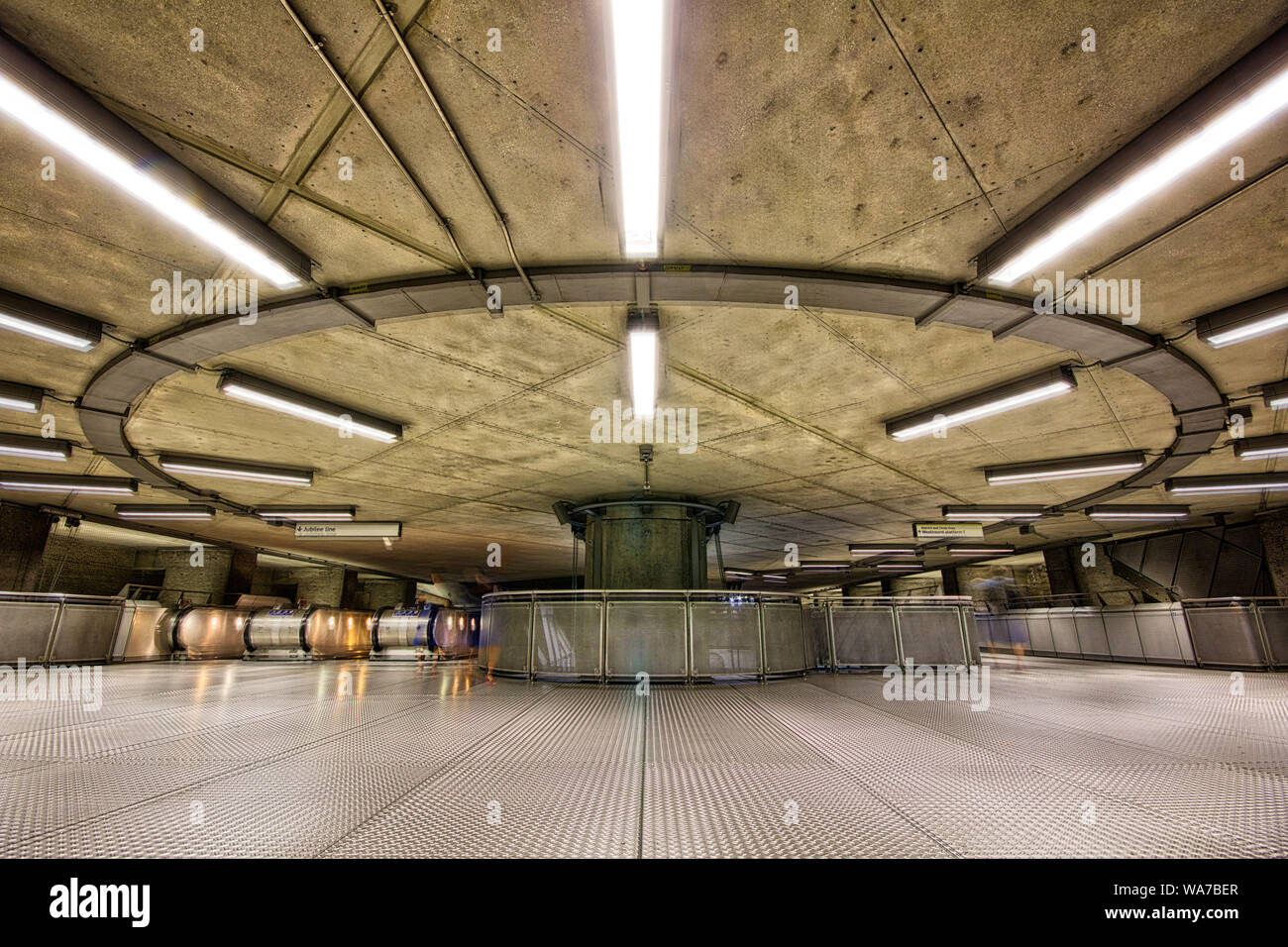 Underground platform uk map hi-res stock photography and images - Alamy
