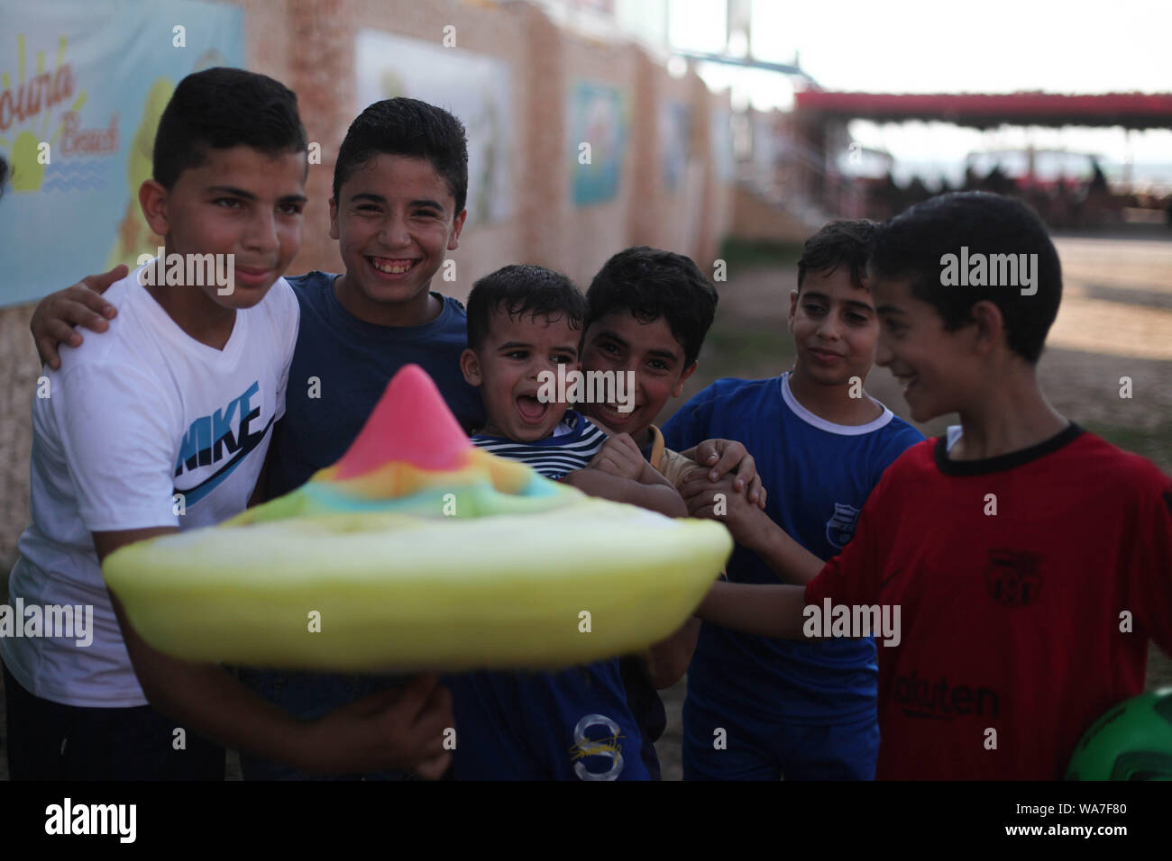 Gaza children smile hi-res stock photography and images - Alamy