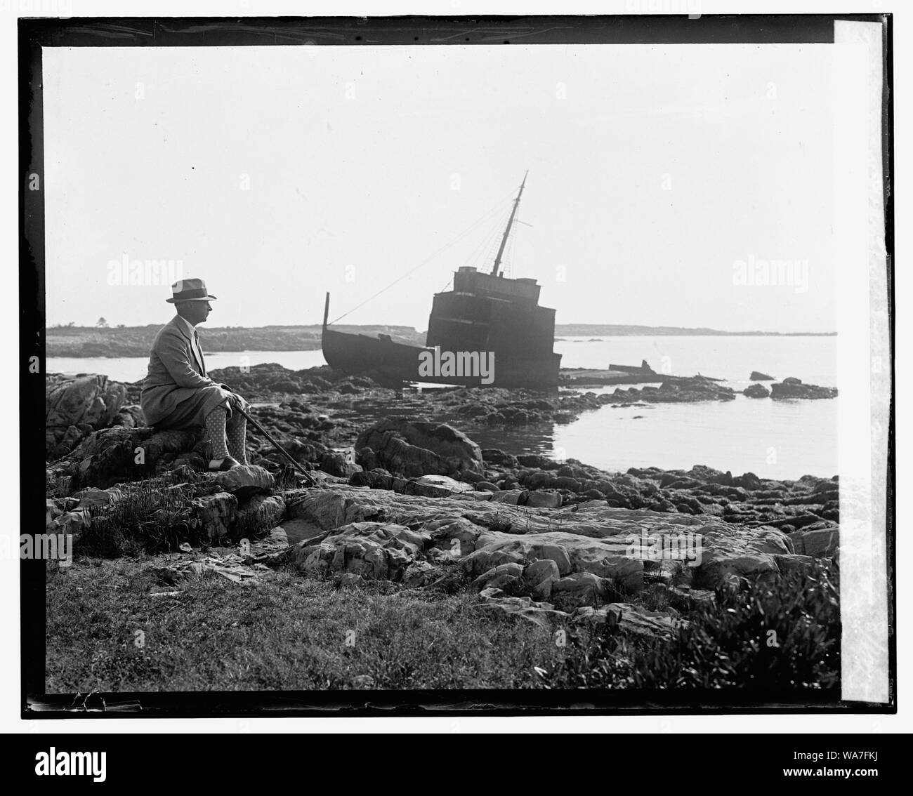 Atwater Kent with remains of Wamby, english merchant ship, 8/11/25 ...