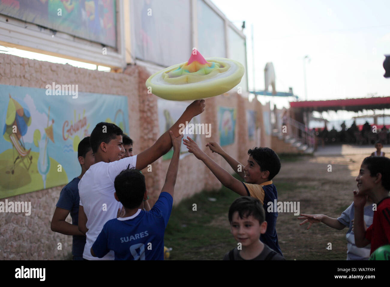 Gaza children smile hi-res stock photography and images - Alamy