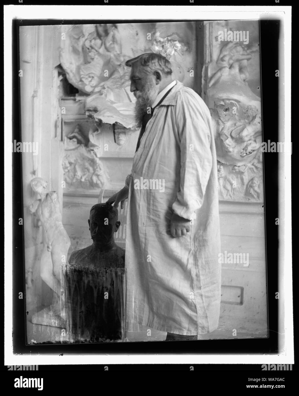 Portrait sculptor auguste rodin hi-res stock photography and images - Alamy