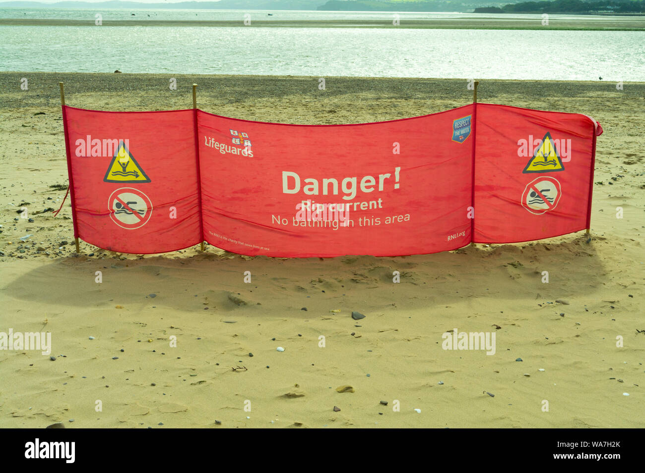 Rip currents warning sign hi-res stock photography and images - Alamy