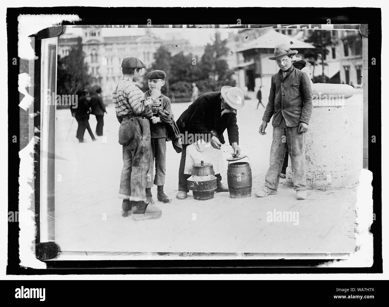 Lemonade refreshment Black and White Stock Photos & Images - Alamy