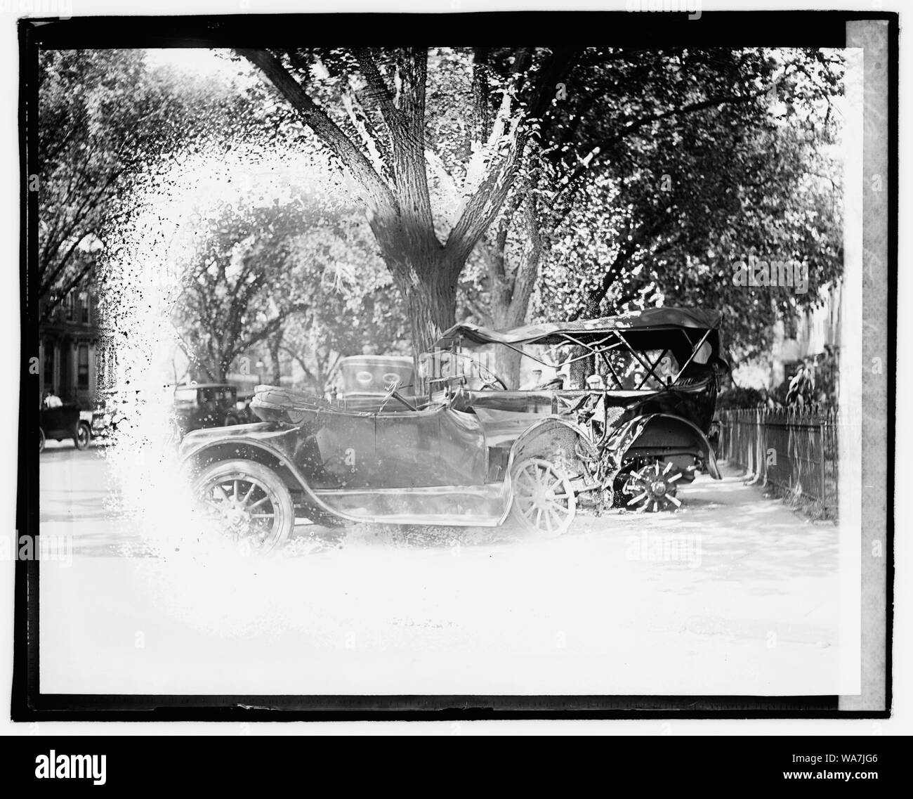 Car wreck 1900s hi-res stock photography and images - Alamy