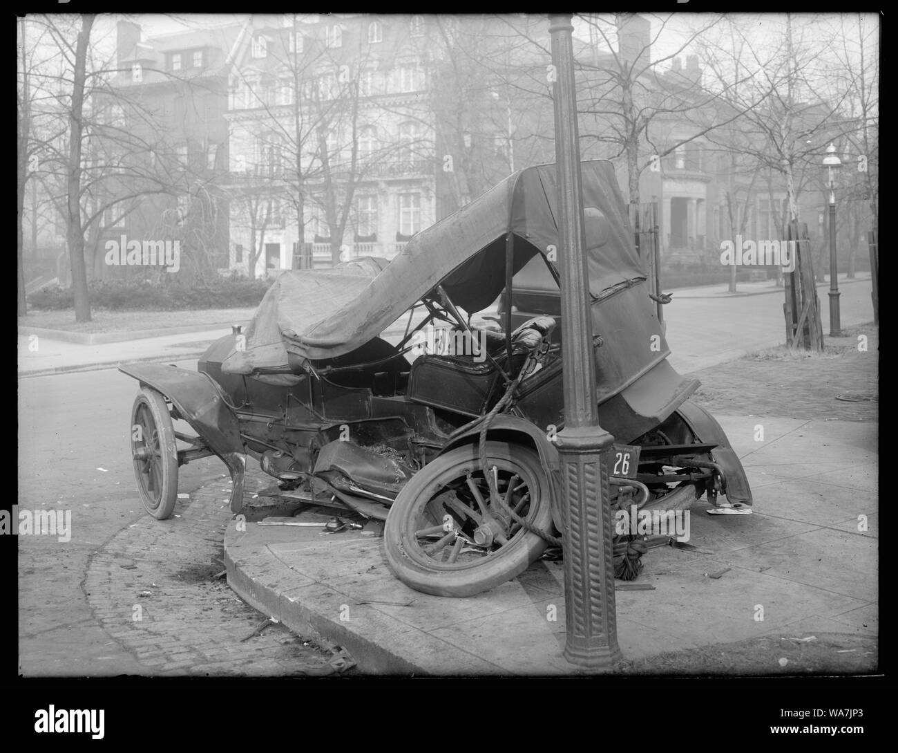 Early 1900s auto accident hi-res stock photography and images - Alamy