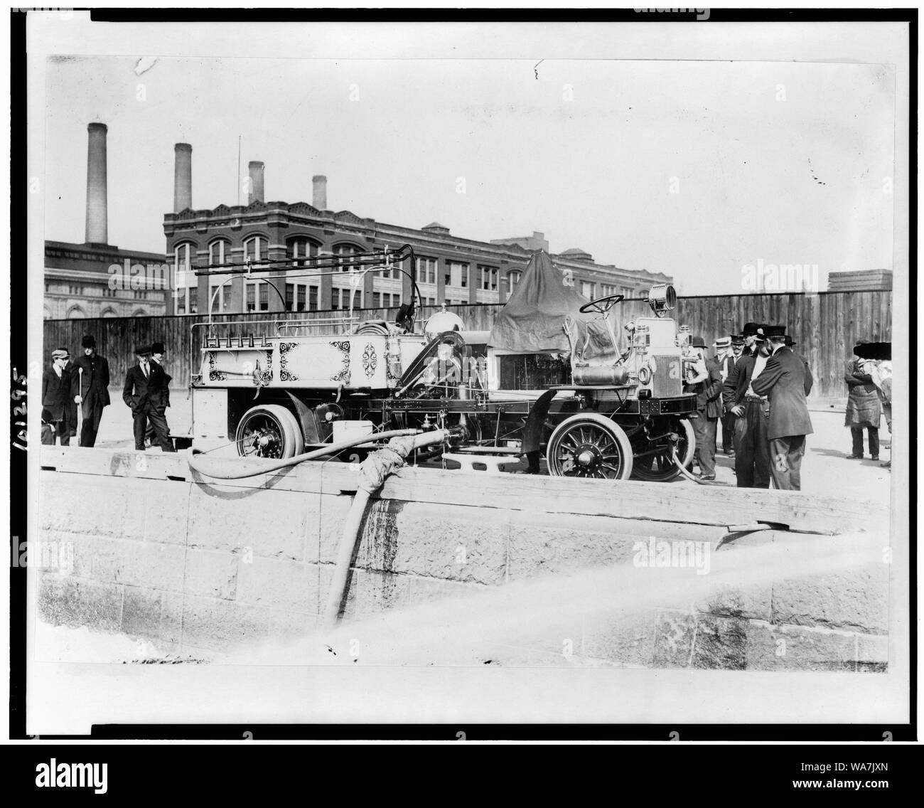 Fire engine apparatus hose hi-res stock photography and images - Alamy