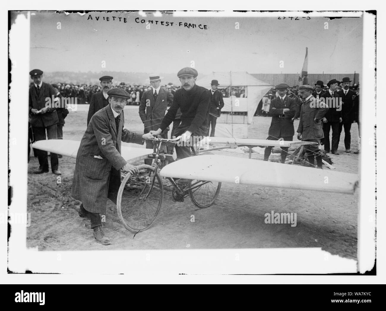 Aviette contest hi-res stock photography and images - Alamy