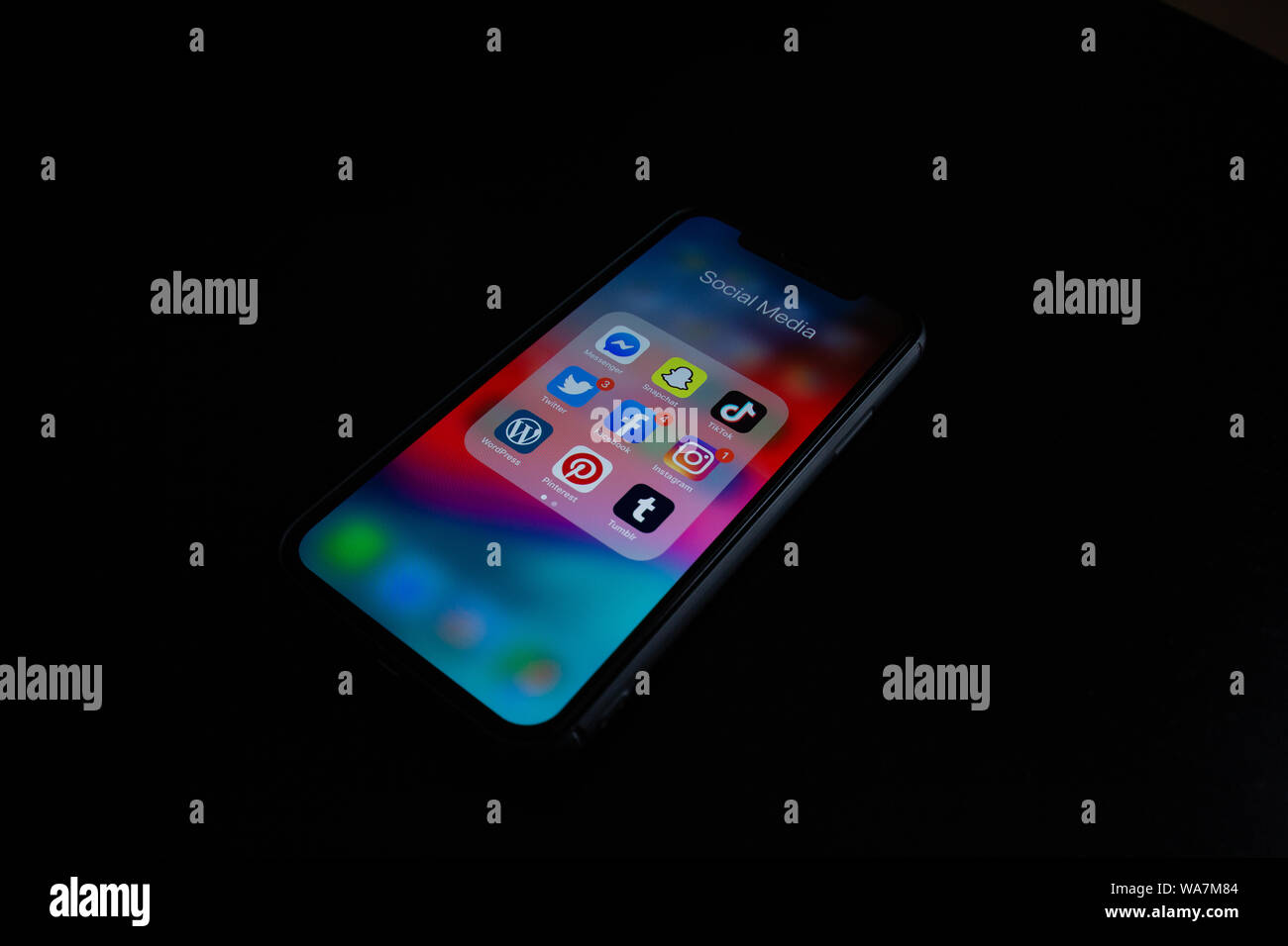 Apple iPhone XS with Social Media Instagram, Facebook, Pinterest ...