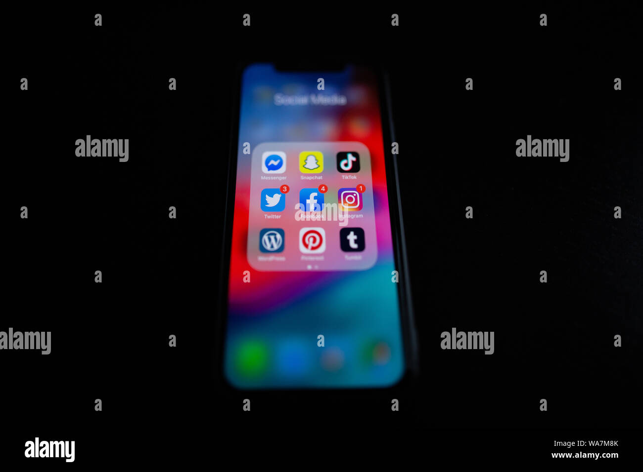 Apple iPhone XS with Social Media Instagram, Facebook, Pinterest ...
