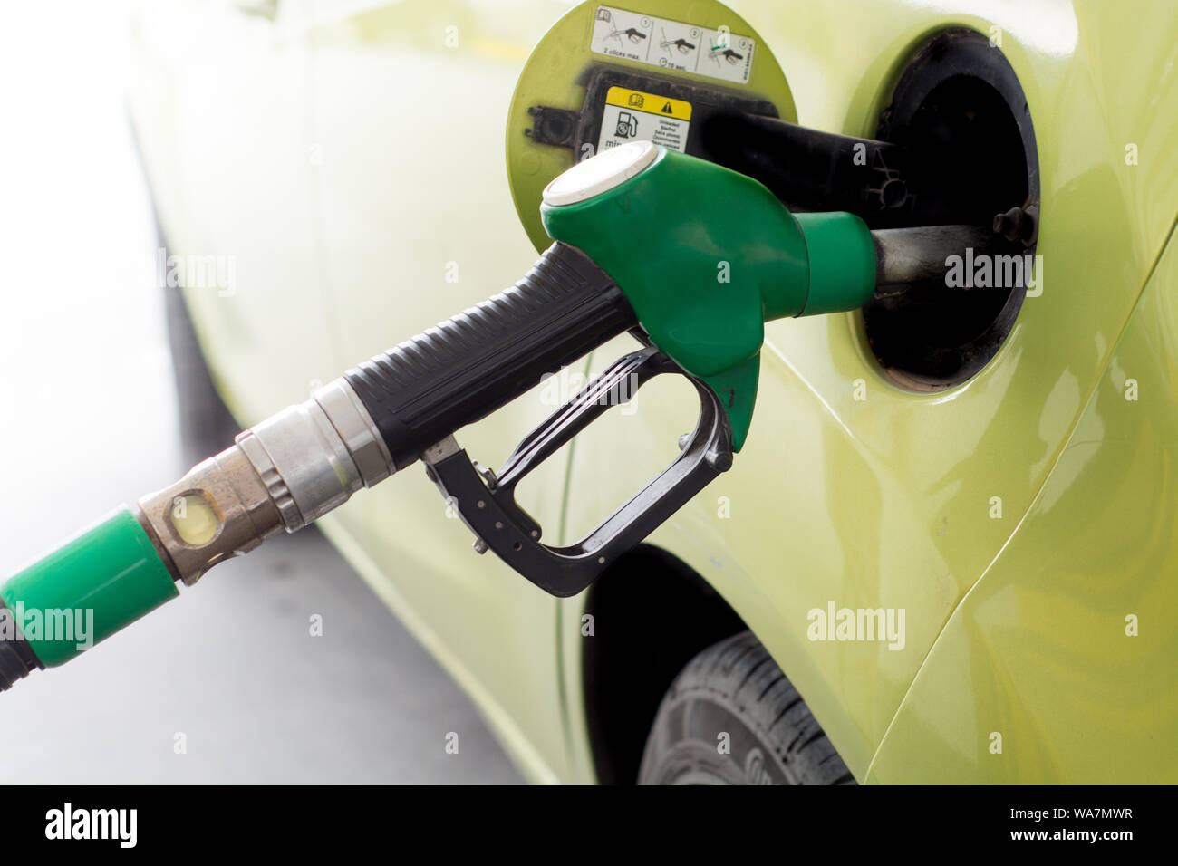 Petrol station price tag hi-res stock photography and images - Alamy