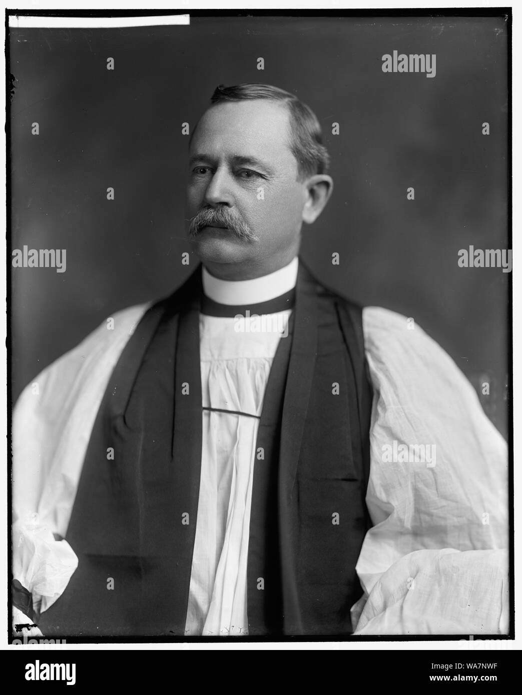 Bishop portraiture hi-res stock photography and images - Alamy