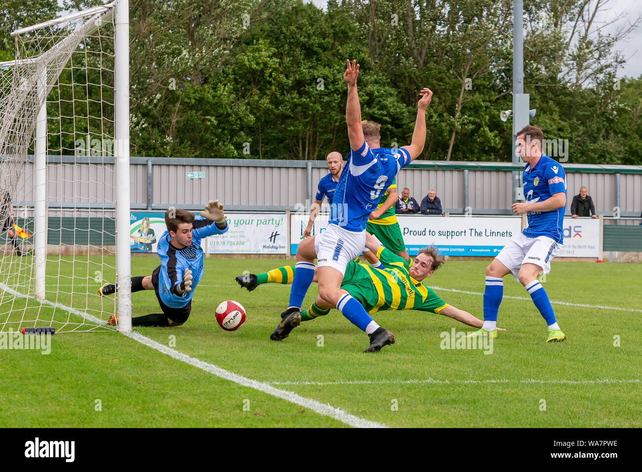 Runcorn linnets fc hi-res stock photography and images - Alamy