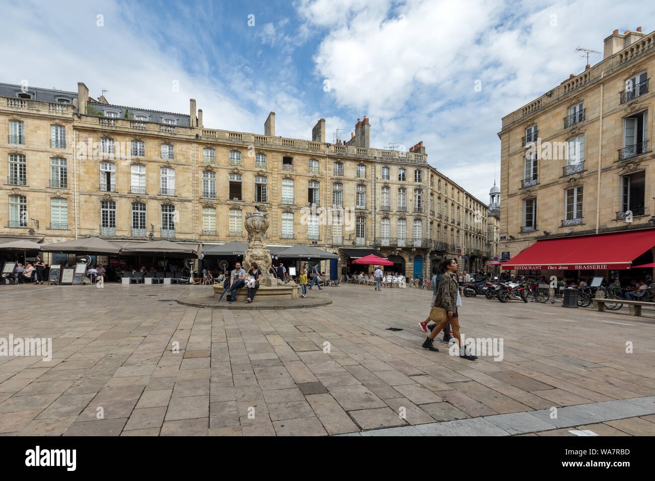 Place du parlement hi-res stock photography and images - Alamy