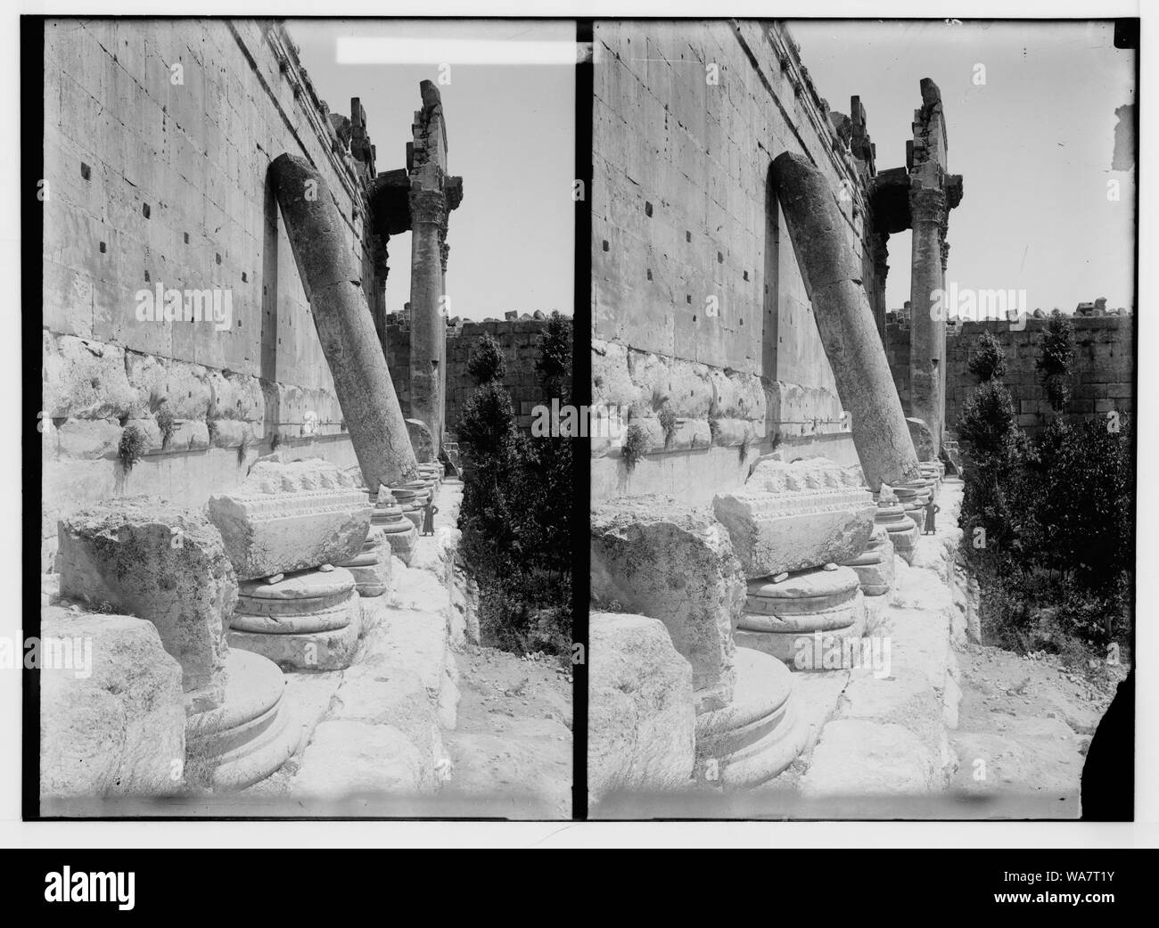 Baalbek. Leaning column of the Temple of Bacchus Stock Photo - Alamy