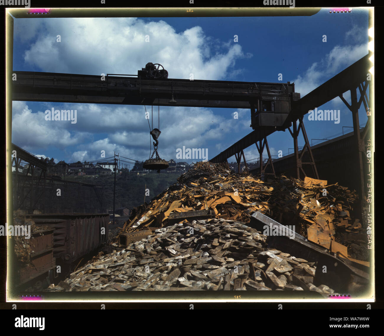 Magnet loader hi-res stock photography and images - Alamy