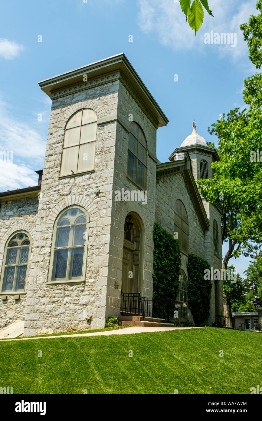 Rose rent church hi-res stock photography and images - Alamy