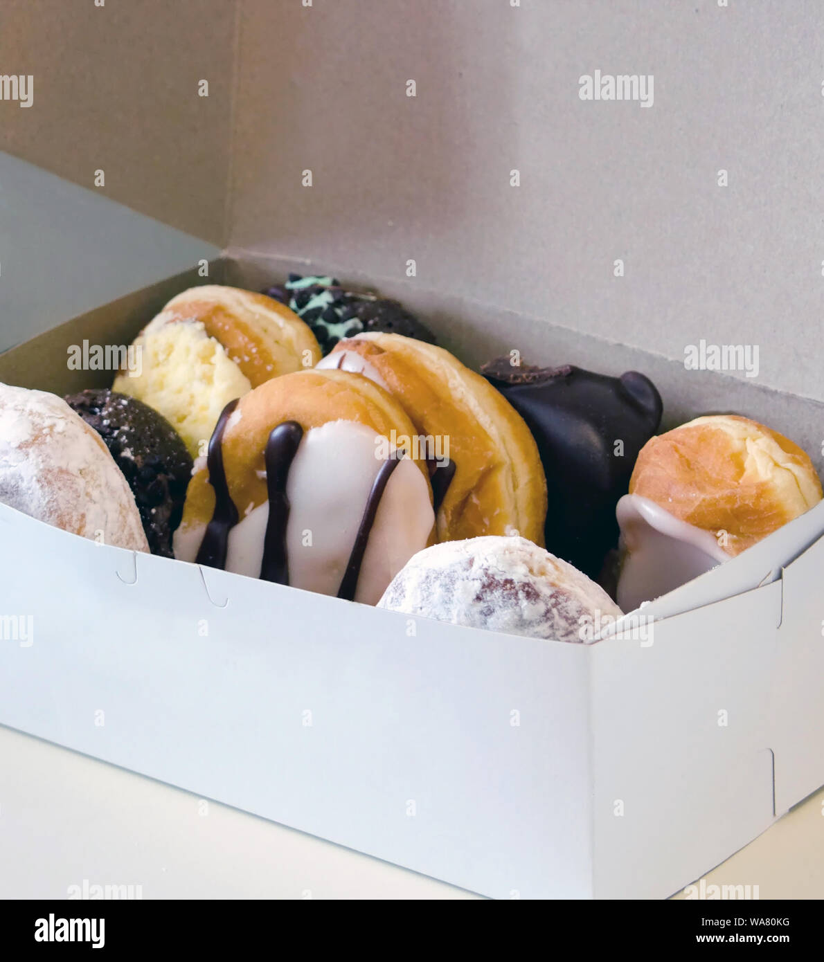 Doughnut box hi-res stock photography and images - Alamy