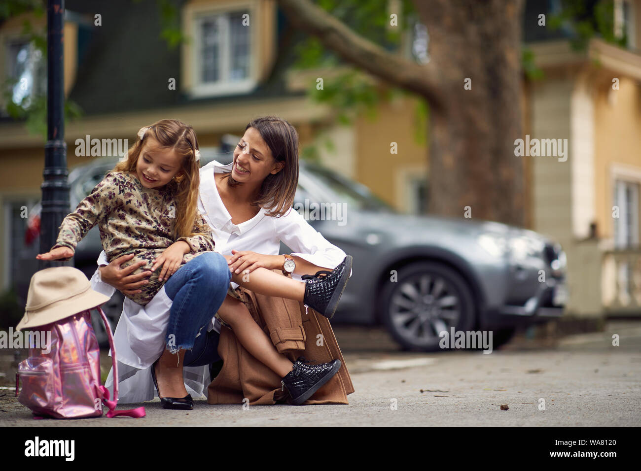 Mom daughter school hi-res stock photography and images - Alamy