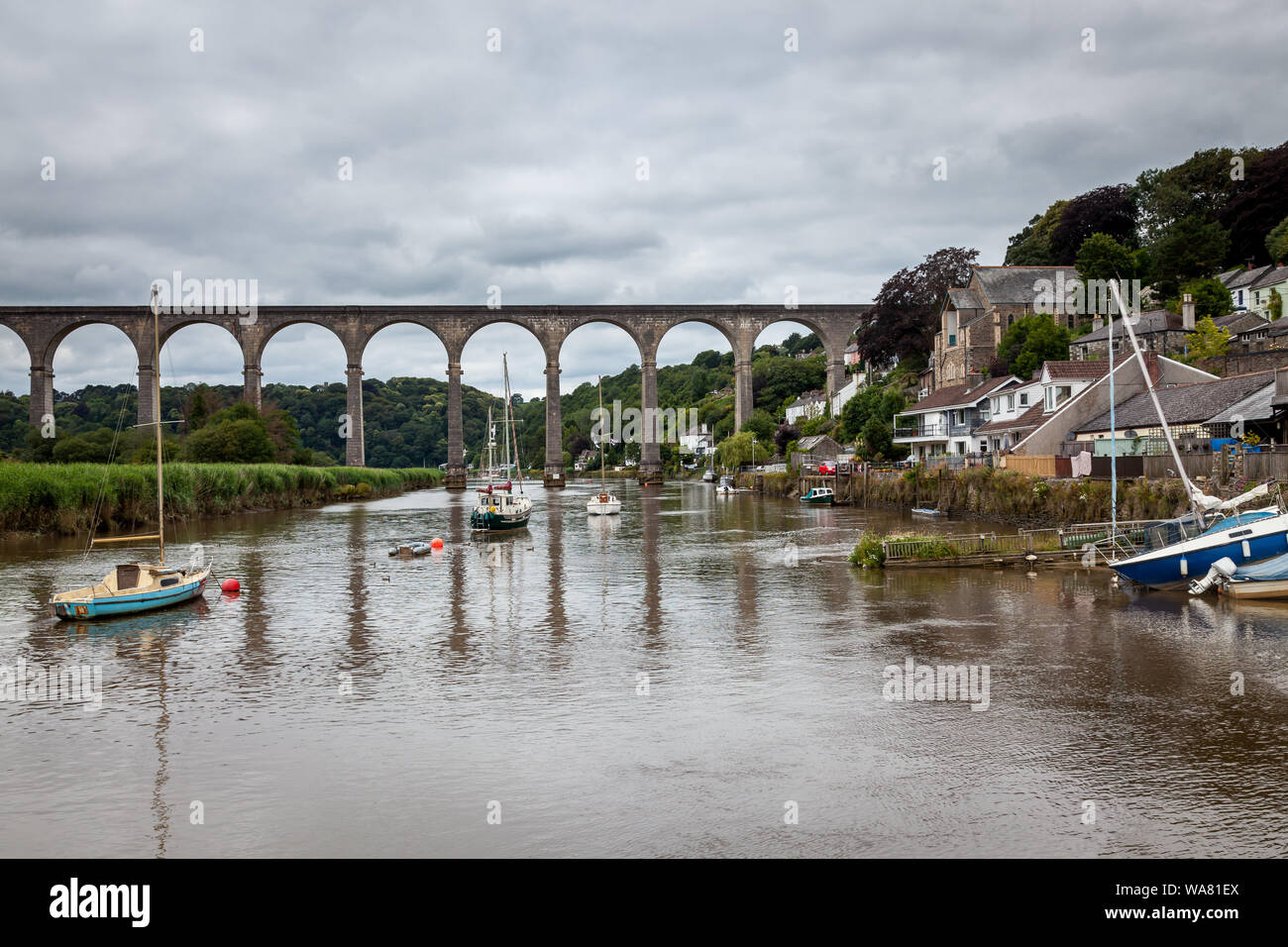The River Tamar at Calstock with the viaduct in the background ...