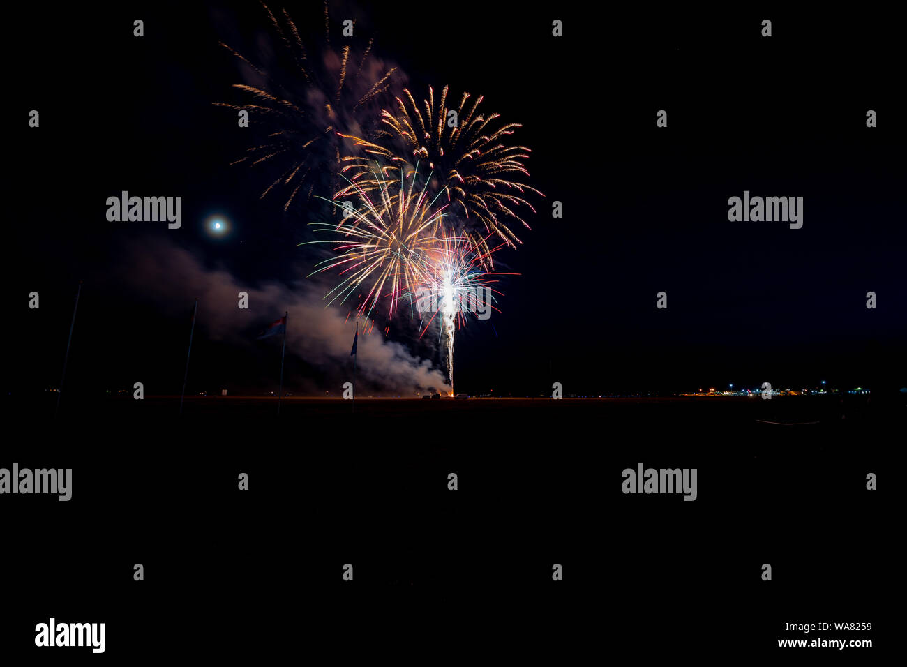 Group of people watching fireworks hi-res stock photography and images ...