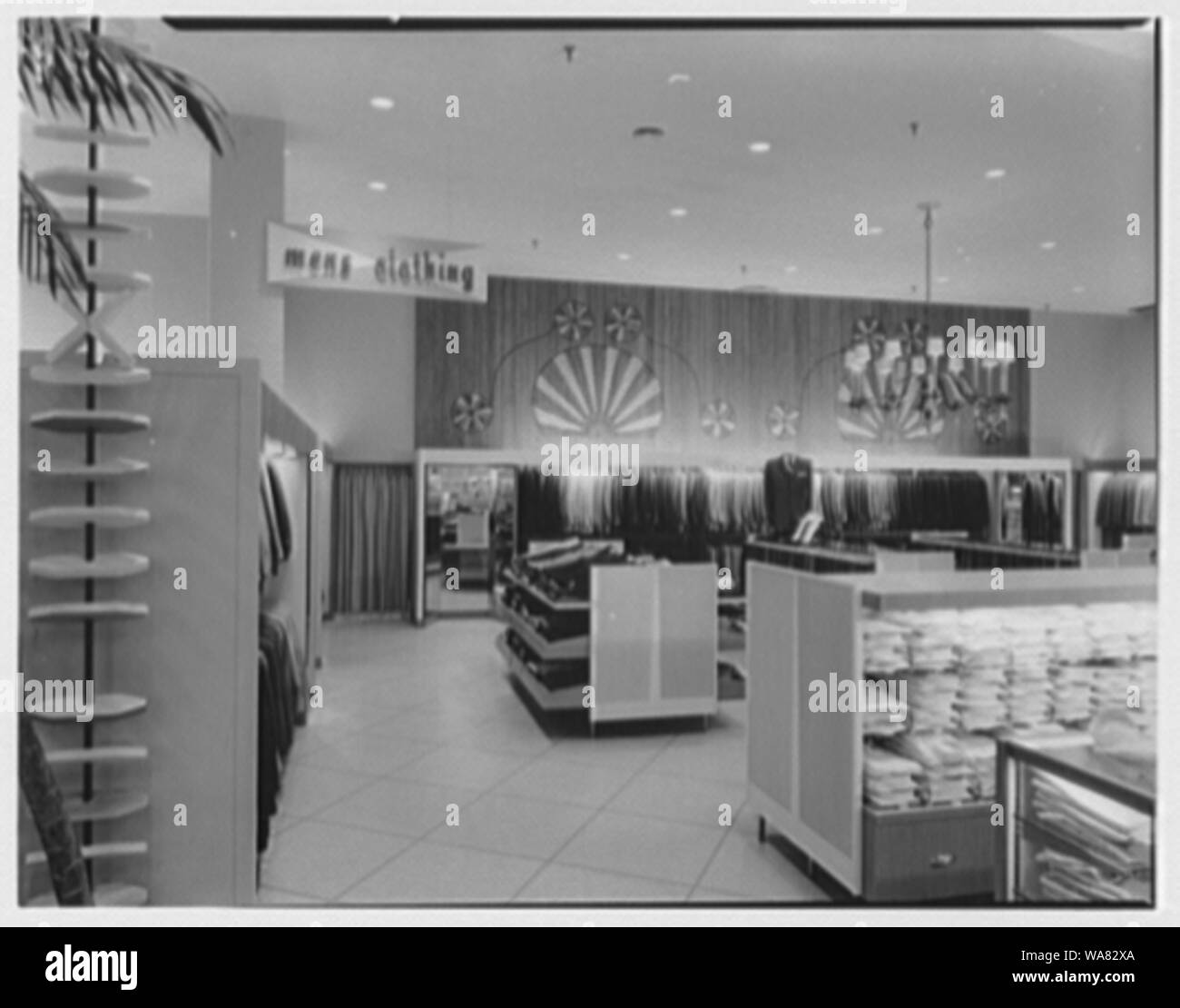 Burdine's department store, business in 163rd St. Shopping Center ...