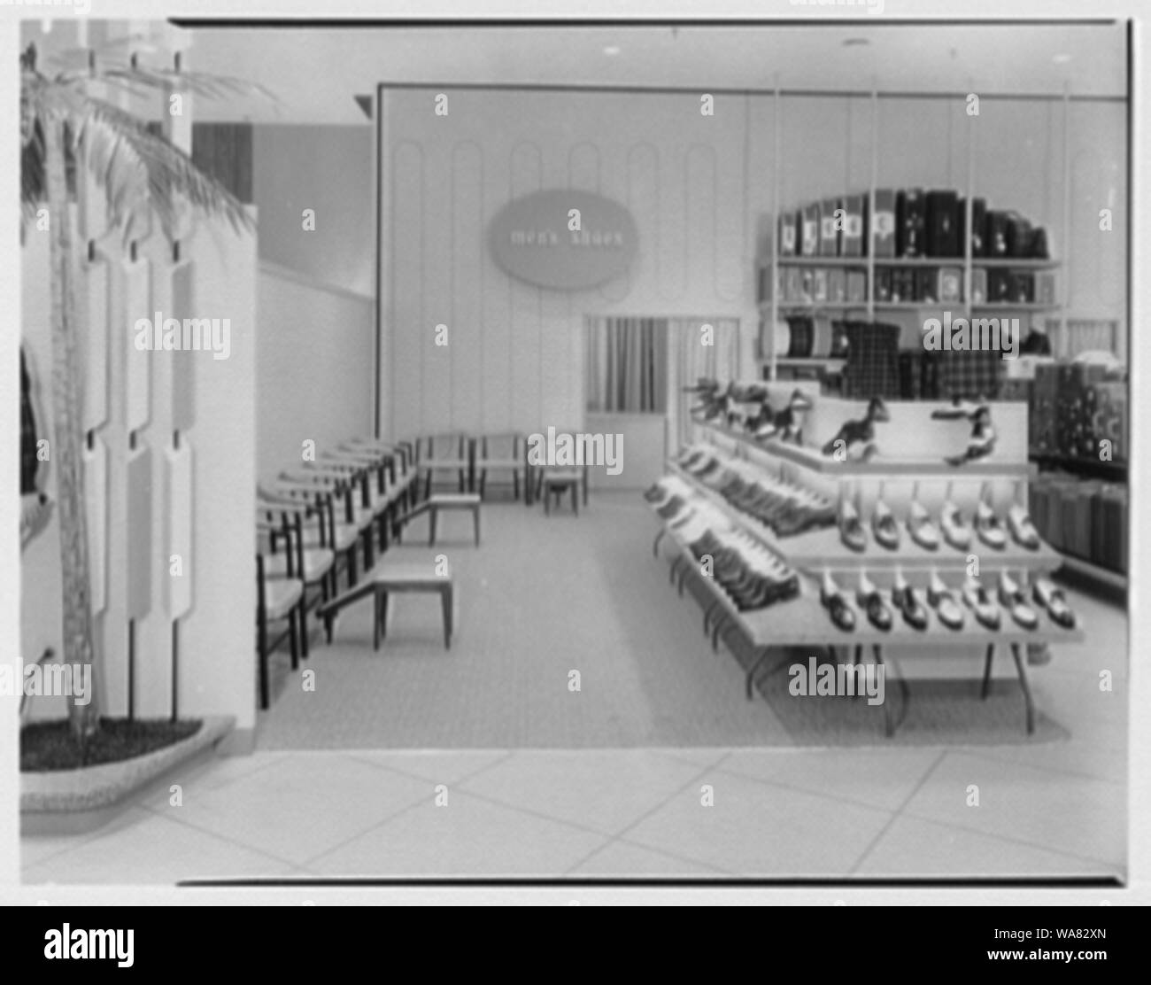 Burdine's department store, business in 163rd St. Shopping Center ...