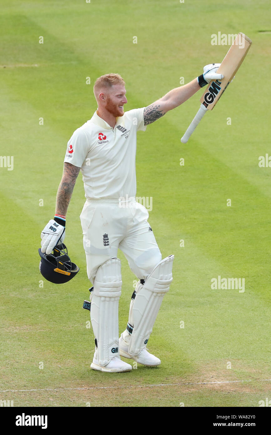 18th century cricket bat hi-res stock photography and images - Alamy