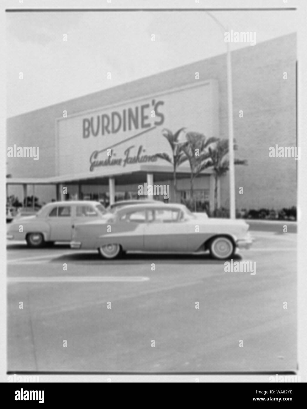 Burdine's department store, business in 163rd St. Shopping Center ...